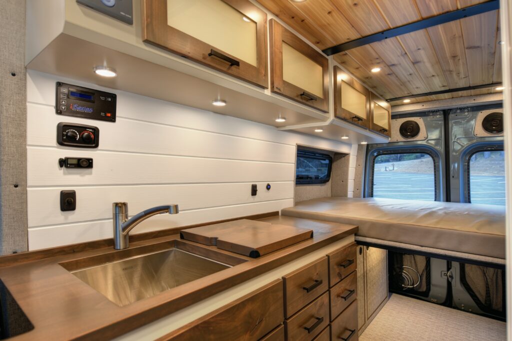 Camper Van Life - Build you own Campervan and live the Van Life